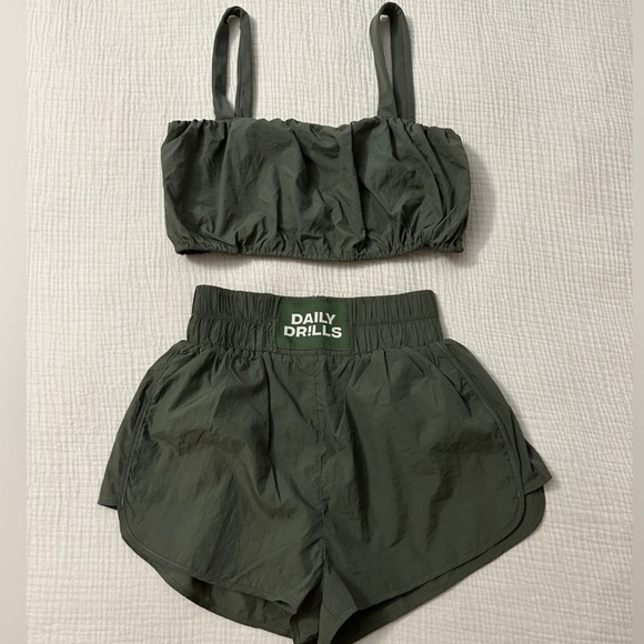 Daily Drills | Tops | Daily Drills Bounce Set Lodge Color | Poshmark